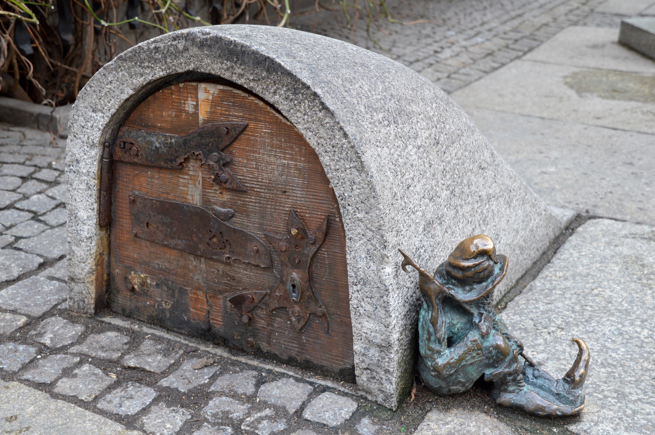 The gnomes of Wroclaw, Poland | Travel Breathe Repeat