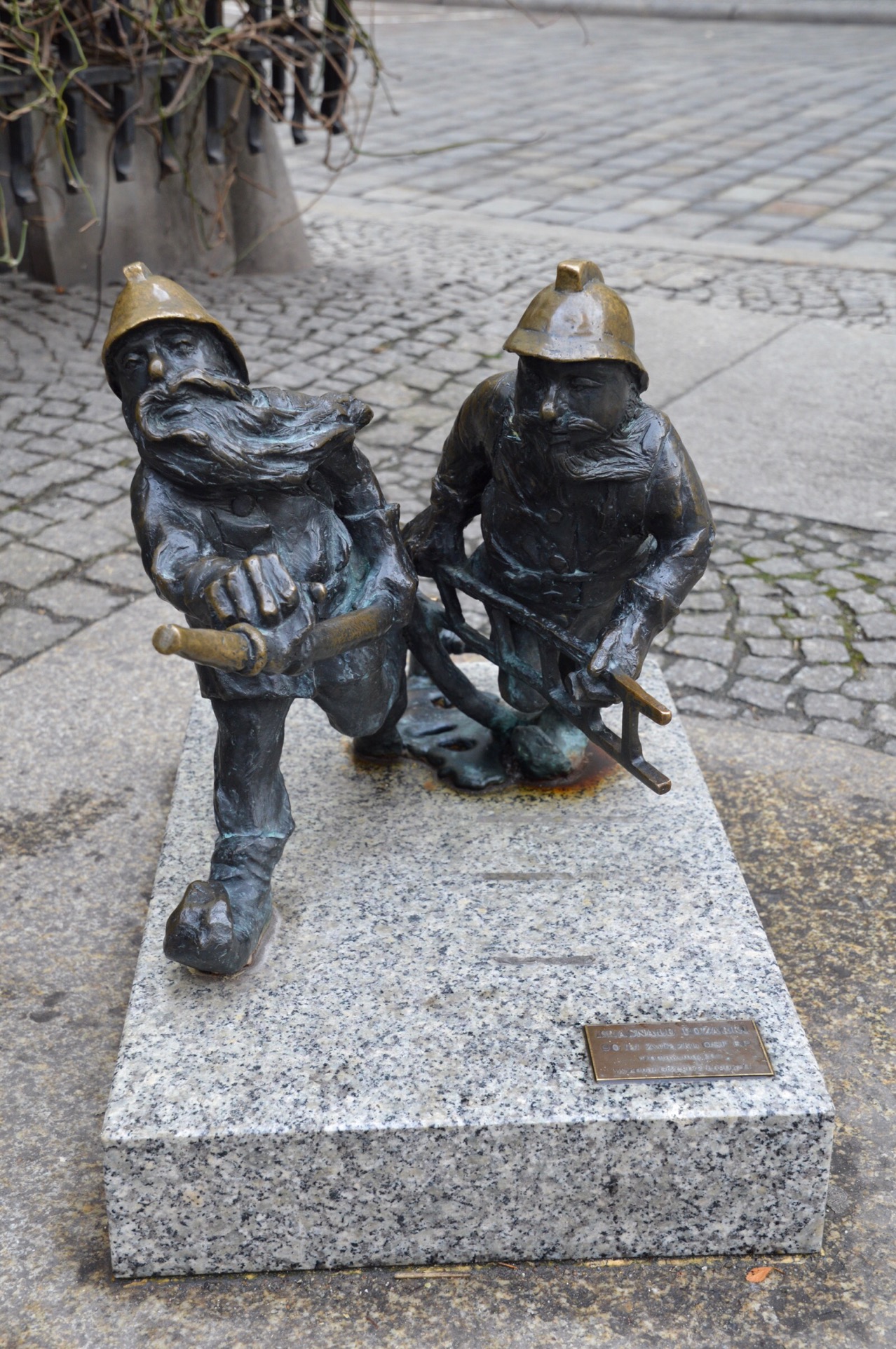 The gnomes of Wroclaw, Poland | Travel Breathe Repeat