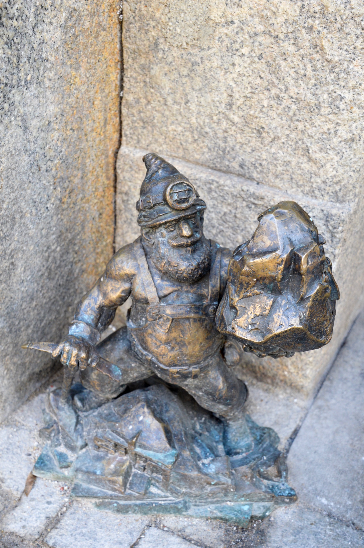The gnomes of Wroclaw, Poland | Travel Breathe Repeat