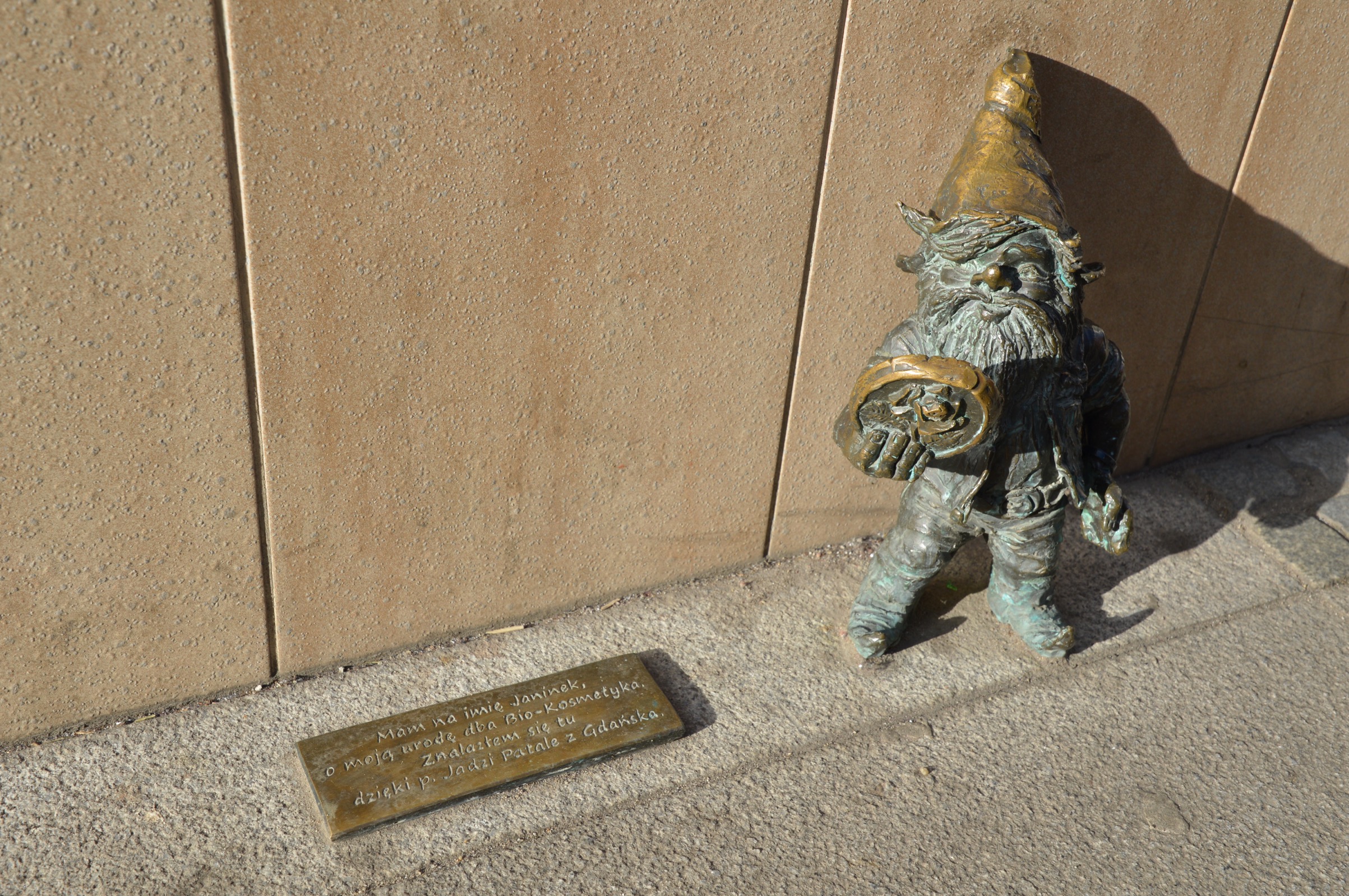 The gnomes of Wroclaw, Poland | Travel Breathe Repeat