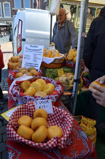 Everything you need to know about visiting the Gouda cheese market ...
