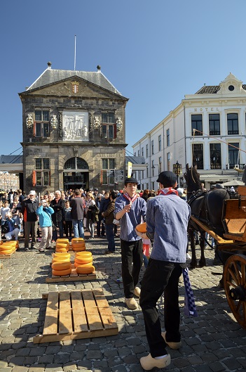 Everything you need to know about visiting the Gouda cheese market ...